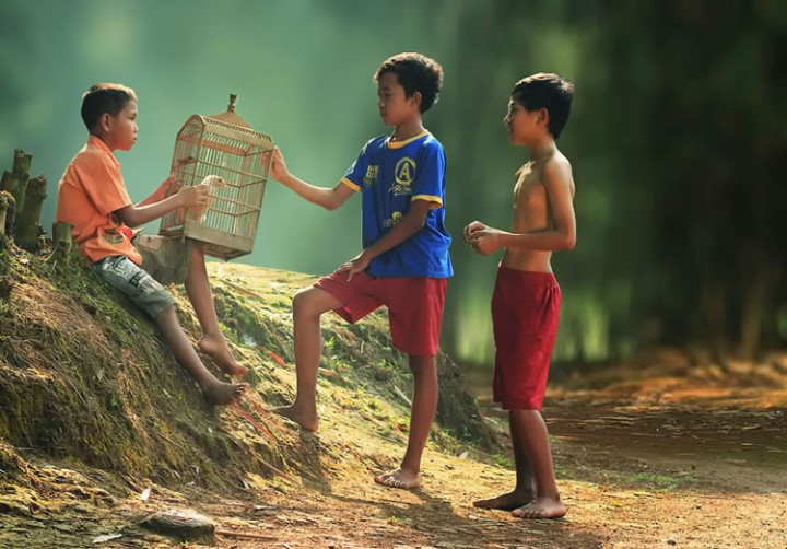 Scènes de vie - Photos du quotidien en Indonésie par Herman Damar - #Olybop